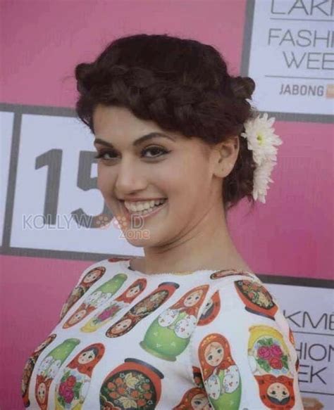Actress Taapsee At Lakme Fashion Week Pictures Kollywood Zone