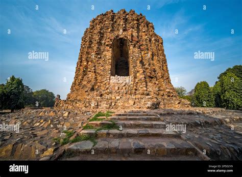 Qutb Minar Qutub Minar Or Qutab Minar Is A Minaret And Victory Tower