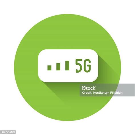 긴 그림자 배경으로 격리 된 화이트 5g 새로운 무선 인터넷 와이파이 연결 아이콘 글로벌 네트워크 고속 연결 데이터 속도 기술