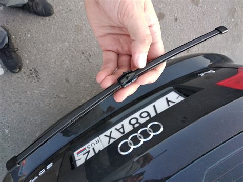 Замена щетки заднего стеклоочистителя — Audi A4 Avant (B7), 2 л, 2007 ...