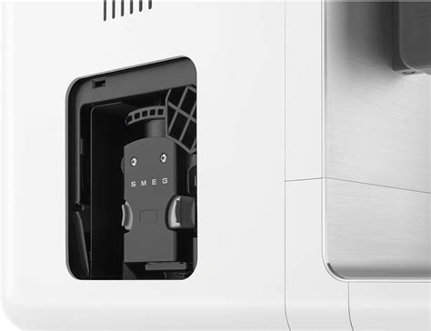 Smeg Collezione Automatic Coffee Machine 1350 W Power Thermoblock Heating System 19 Bar Pump