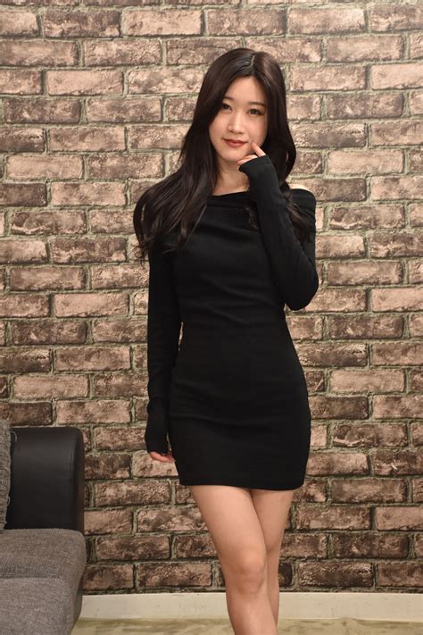 무명 한국 모델의 대규모 인체 사진 촬영