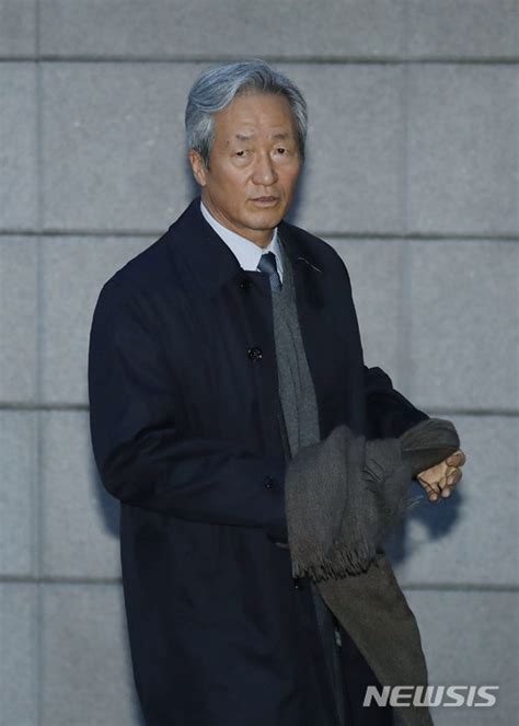 정주영 회장 제사 참석하는 정몽준 이사장