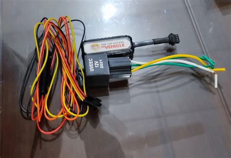 Wired Gps Tracker Device For Car Bike And All Commercial Vehicles With Battery Backup At ₹ 1900