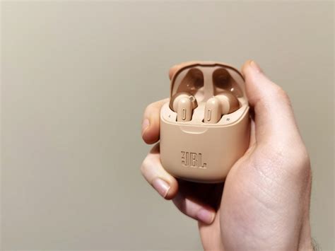 Обзор JBL Tune 225 TWS. Симпатичные наушники с автономностью в 25 часов ...