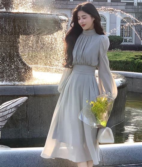 Купити Біла однотонна старовинна вечірня сукня міді для жінок Тонка мила елегантна жіноча сукня