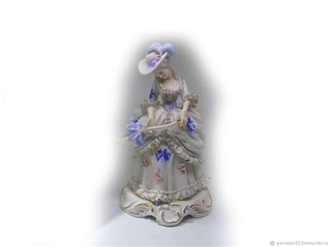 Винтаж Винтажная фарфоровая статуэткаДама с зонтиком в интернет магазине на Ярмарке Мастеров