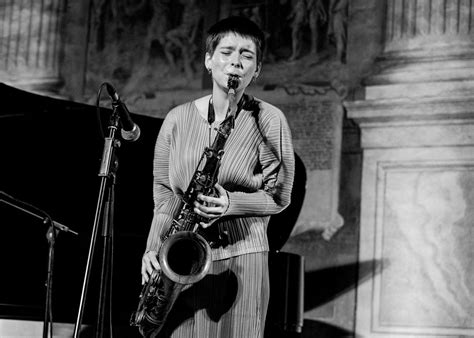 Zoh Amba Revient Au Québec à Linvitation Du Festival Suoni Per Il Popolo Le Devoir