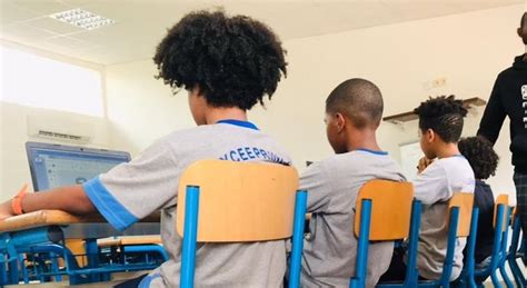 Play And Code Academy Des Formations En Robotique Et Coding Pour