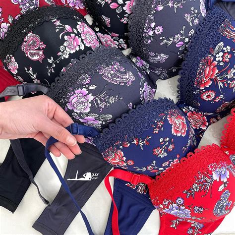 ‎صـح النــــــوم ︎︎‎ ‎مواصفات هذه السنتيانه ‏بيجي فيها سلك بدون بوش أب النمر 36384042