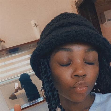 𝗣 𝗡 𝗭 𝗜 𝗘 Ayeemaye • Threads Say More