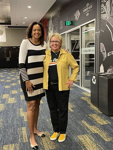 Sexy New Carolyn Peck Bikini Pics