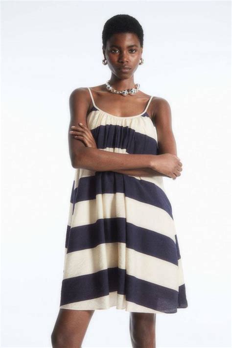 Брендова сукня Cos синя біла міні — ціна 1500 грн у каталозі Короткі сукні Купити жіночі речі за