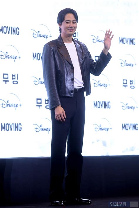 조인성 감탄을 부르는 멋진 남자 한국경제