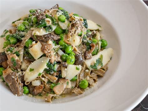 Jennifer Garner And Laura Dave Sausalitos Poggio Loves You Back Marin Independent Journal