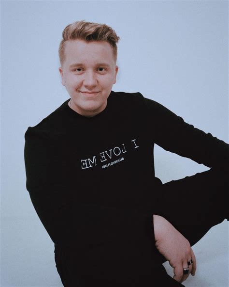 Cameron Mcleod Biography Height And Life Story Super Stars Bio