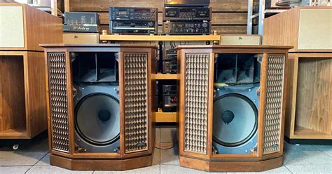 Có nên mua loa cũ không Lưu ý khi mua loa second hand