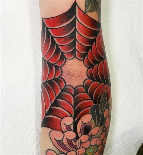 Pin By Quo Vadis On Tatouage Web Tattoo Spider Web Tattoo Spider Tattoo