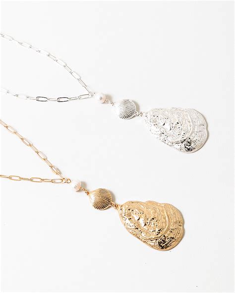 Shell And Pearl On Long Chain Lolo Watch Hill