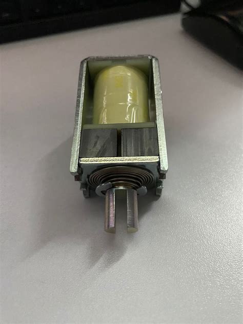 Solenoid Dsml 1153 24c Motors Actuators Solenoids And Drivers