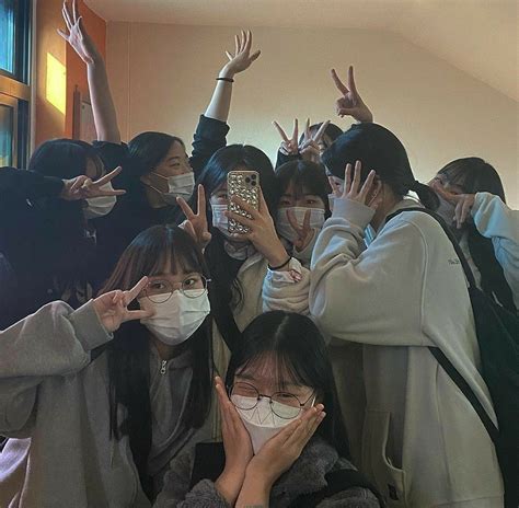 Lovlyze Friend Poses Aesthetic Korea Korean Best Friends