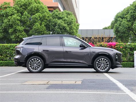 蔚来es6外观实拍高清大图 蔚来es6 2025款 75kwh银河紫第4张图片大全 太平洋汽车