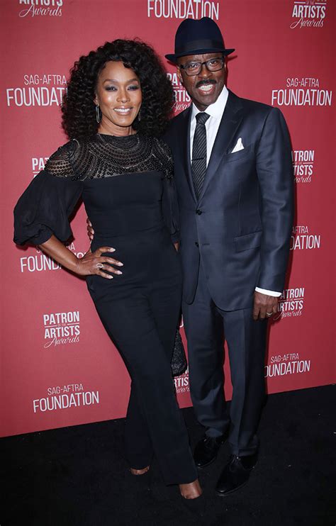 Angela Bassett Esposo