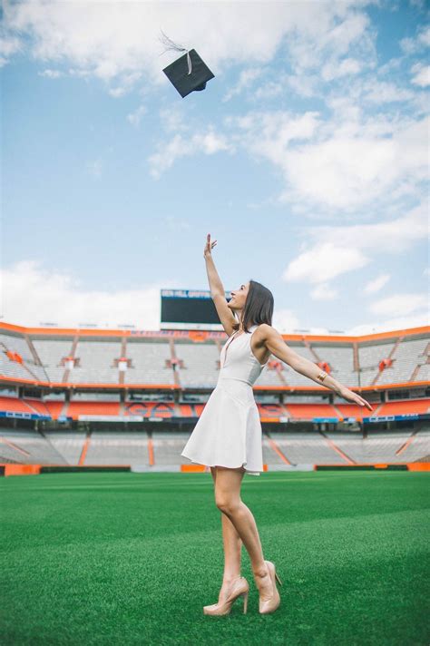 Jenna And Andrew Uf Graduation Portraits Uf Grad Artofit