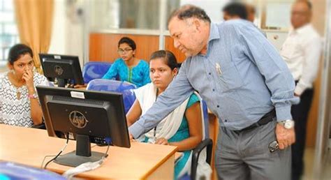 Library Govt Digvijay Autonomous College Rajnandgaon Cg