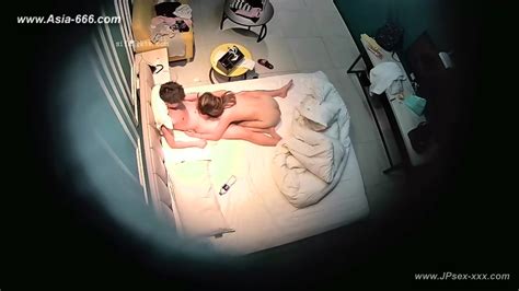 Hackers Use The Camera To Remote Monitoring Of A Lovers Home Life547