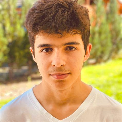 Leandro Koller Medium