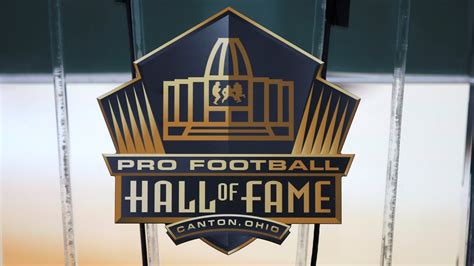 Devin Hester Steve Mcmichael Julius Peppers Make Hall Of Fame Nbc