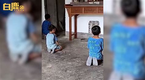 血脉压制！3兄弟吵架顶撞奶奶被姐姐罚跪思过 手机新浪网