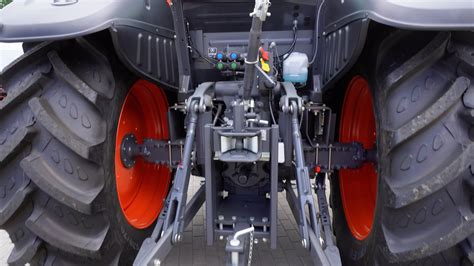 Wielozadaniowy Ciągnik Kubota M6001 Utility Do Zadań Specjalnych