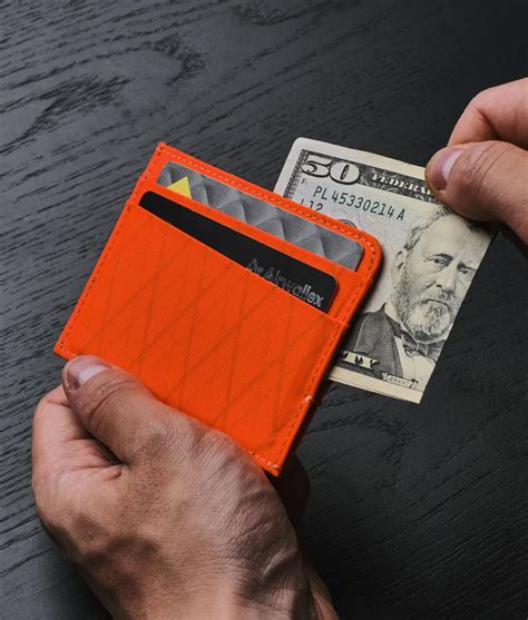 The Alpaka Ark Card Wallet Is Slim And Stylish