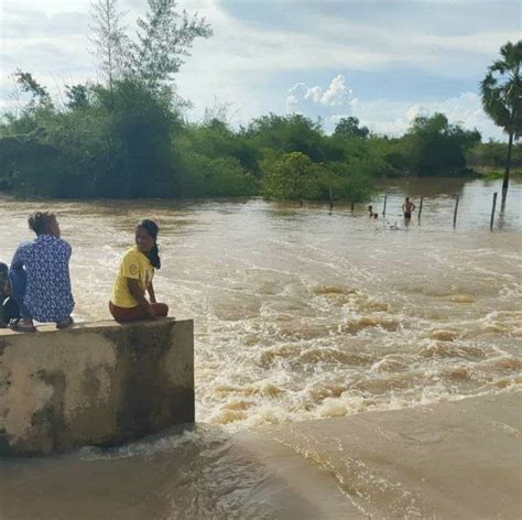 Update ៖ ជិះម៉ូតូឌុបសង្សារកាត់បង្ហៀរទឹកធ្លាក់ចូលទឹកស្លាប់ចំណែកប្រុសត្រូវបានសង្គ្រោះទាន់ពេល