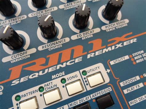 Yamaha Rm1x Synthesizer Drum Machine Synth