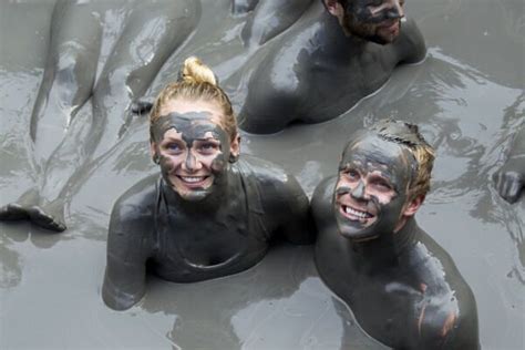 Experience A Unique Bath In The Mud Of Volcan De Totumo