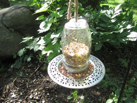 Related Post From Easy Ideas For Bird Feeders DIY