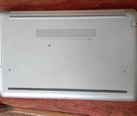 Ноутбук марки HP Laptop, у корпусі сріблястого кольору, бувший у ...