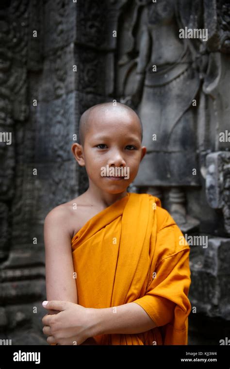 Novice Monk By Temple Hi Res Stock Photography And Images Alamy