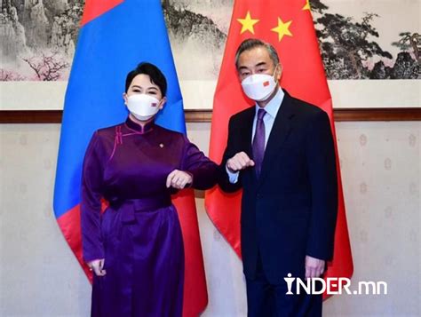 Гадаад харилцааны сайд Б Батцэцэг БНХАУ ын Гадаад хэргийн сайд Ван И тэй уулзжээ