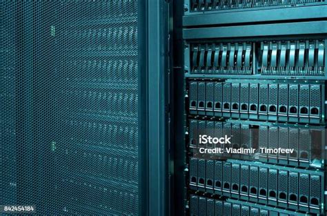 서버 하드웨어와 현대 데이터 센터 모션 블러에 조명 스탠드 0명에 대한 스톡 사진 및 기타 이미지 0명 과학 기업 재무와 산업 Istock