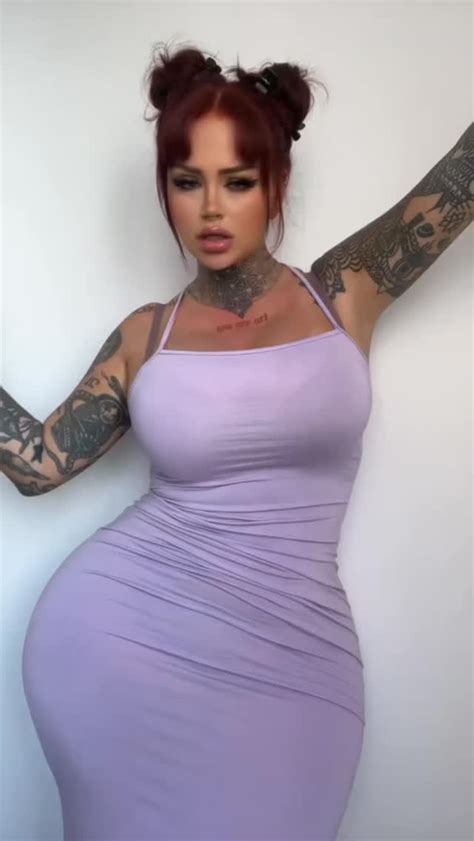 Charlotte Emersonn Goddesscharliee • Instagram Photos And Videos