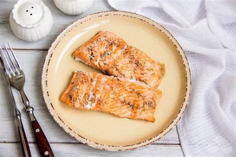 Филе форели в духовке – простой и вкусный рецепт с фото (пошагово)