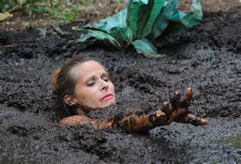 Stefani 🤎 : r/quicksand