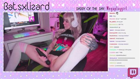 056 Gamer Girl Forgets To Turn Off The Stream And Squirt In Live Chat Elisabeth Weir Porno