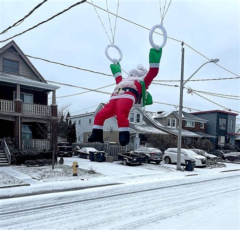 بابا نوئل چترش گیر کرد مرد روز