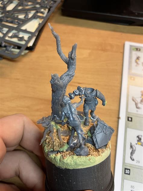 How Can I Make This Pose Less Stiff Ignore Sprue Tabs Its Not Glued