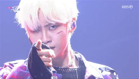 이진혁 강렬한 퍼포먼스 ‘활 스타연예 Kbs연예 이진혁 강렬한 퍼포먼스 ‘활 스타연예 Kbs연예